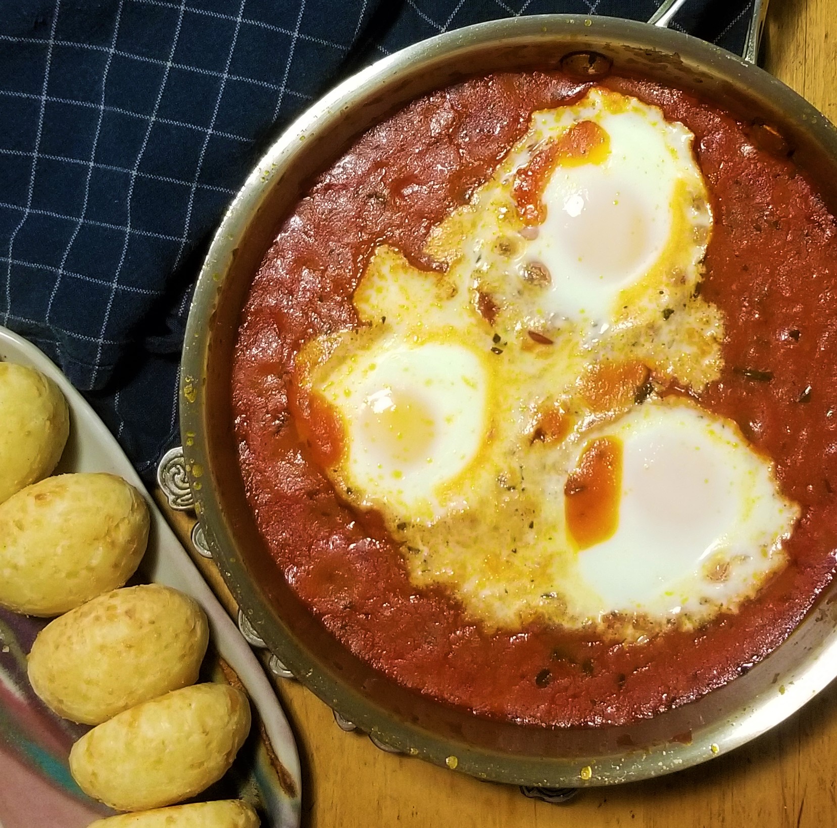 Eggs in Purgatory – With A Glass Of Wine